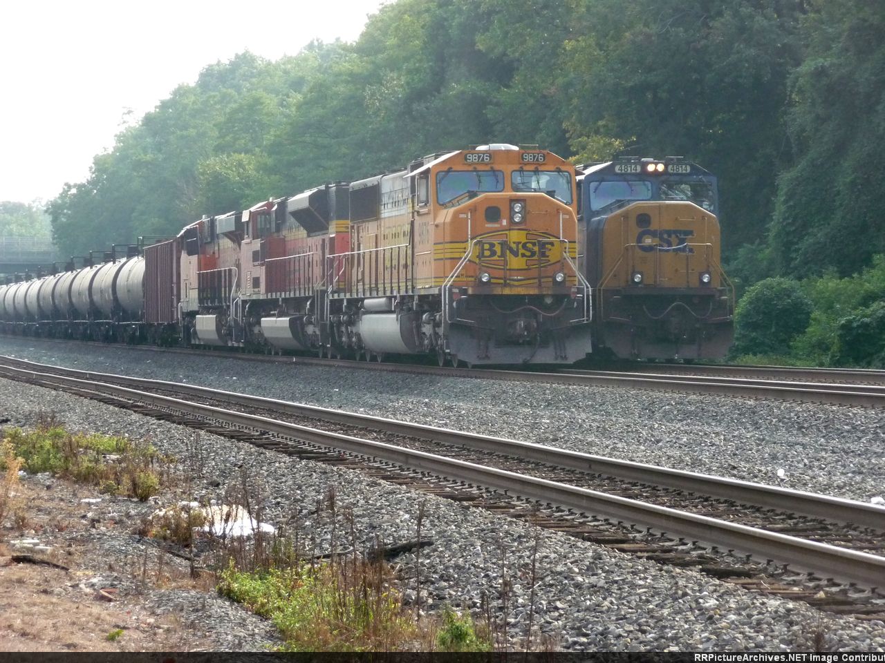 csx 4814 along side bnsf 9876